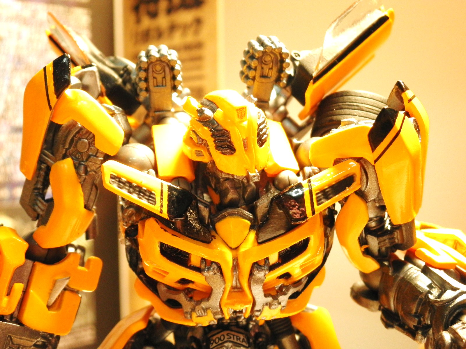 Revoltech Reviewed!: 5 Reasons Why I Adore Revoltech Bumblebee