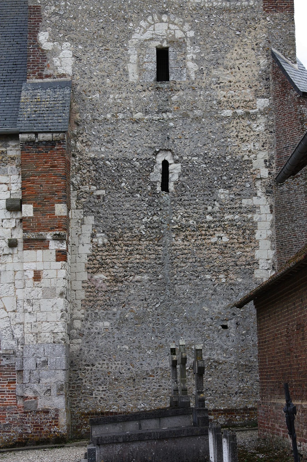 Atlas roman: Bailleul-Neuville - Eglise Saint-Vaast (76)
