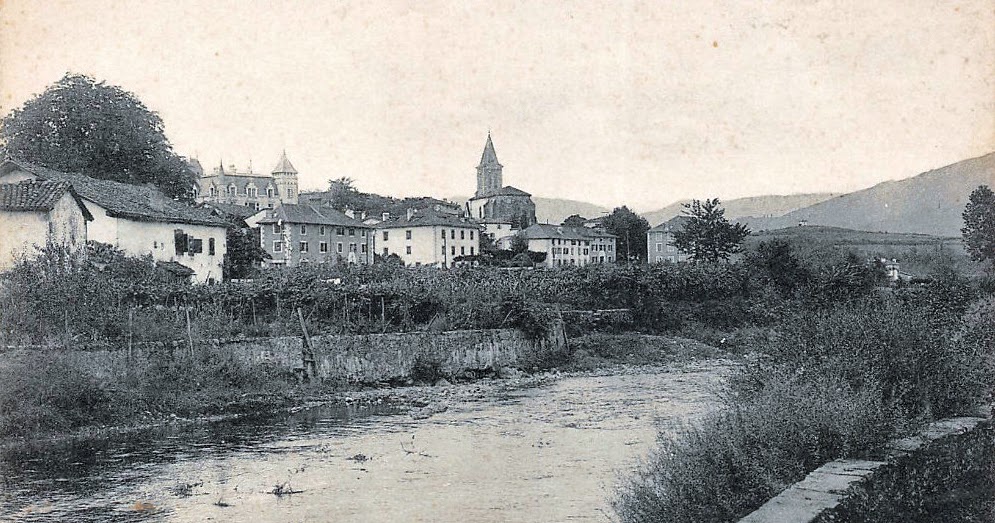 Le village d'Uhart-Cize - Uharte-Garazi Le village d'Uhart-Cize - Uharte-Garazi