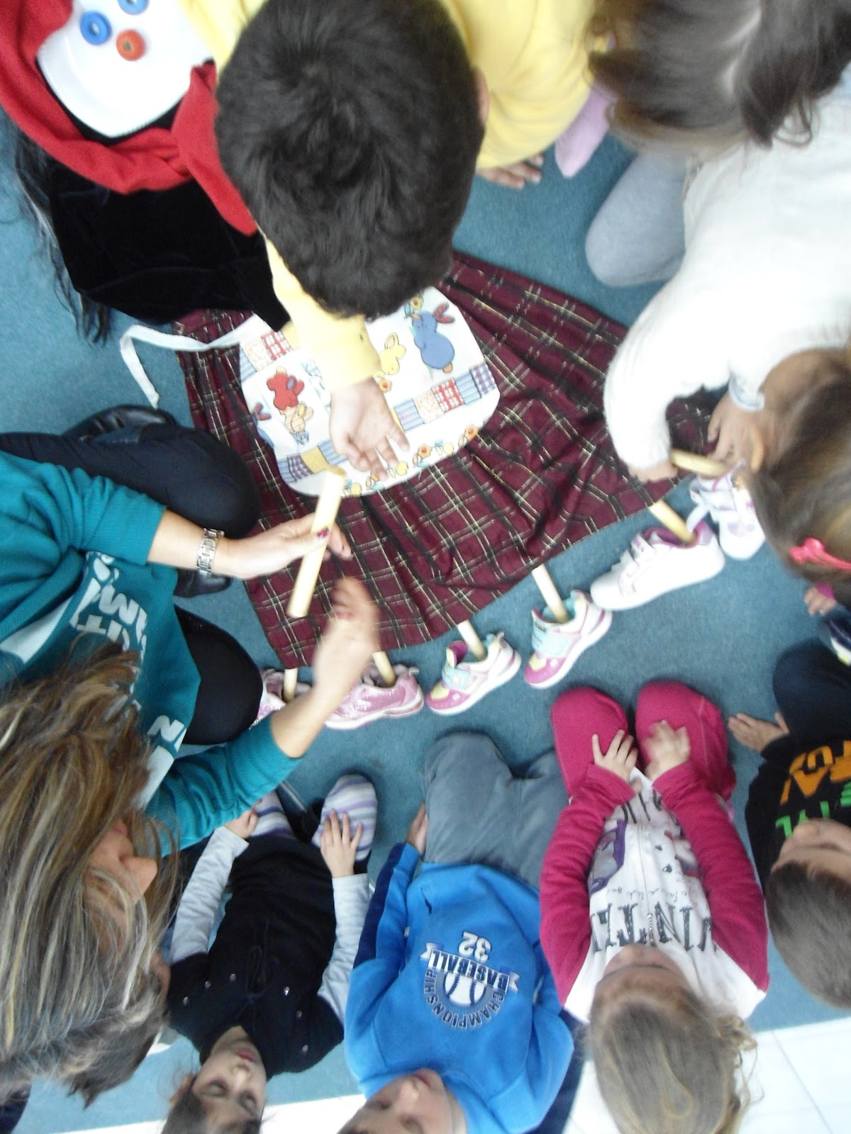 .~~kindergarten teacher ~~ΝΗΠΙΑΓΩΓΟΣ.....ΧΡΩΜΑΤΑ ΚΑΙ ΑΡΩΜΑΤΑ ...