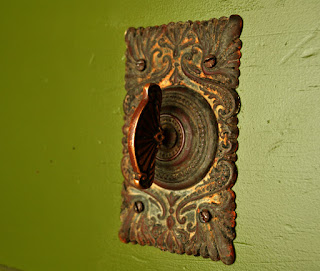 Saturdays Vintage Finds: Victorian Antique Door Bell Ringer