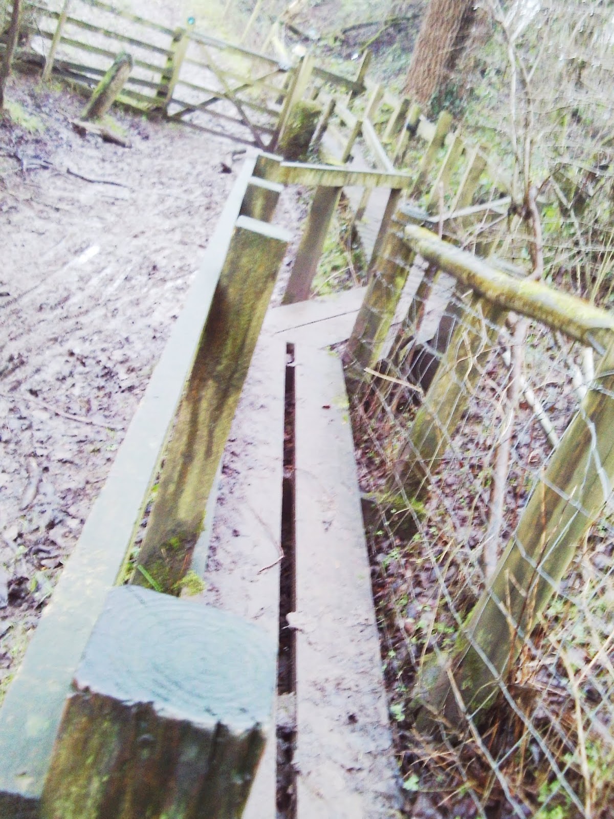 Walking The Peak: Bamford, Stanage Edge, Stanedge Pole, Porter Clough ...
