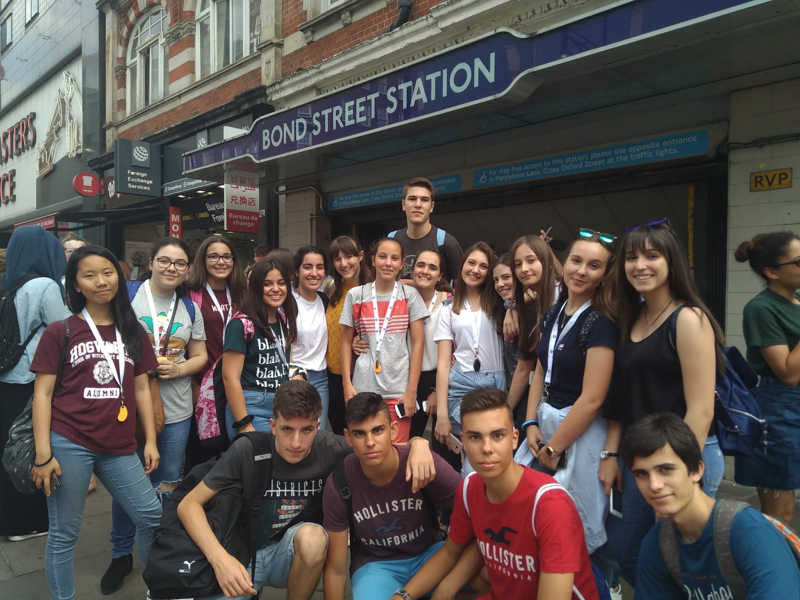 LCT IDIOMAS - English for Everyone: Residence students in London