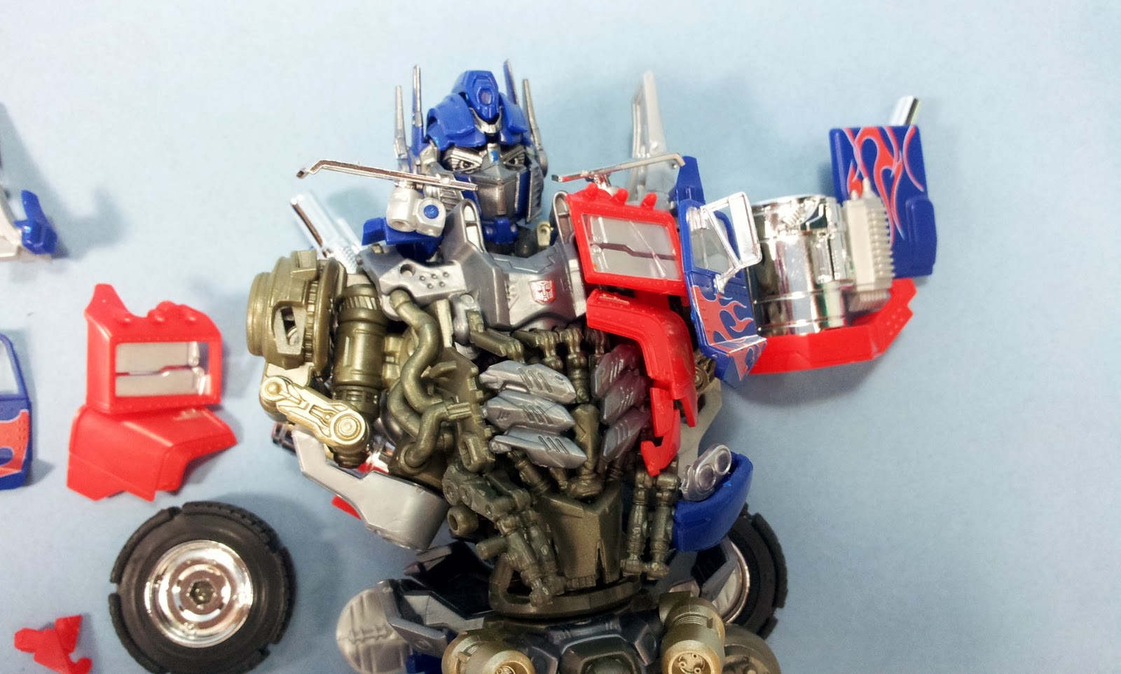 Dual Model Kit Optimus Prime - First Look ~ TOYMAKER