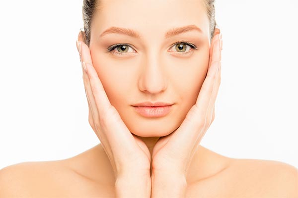 How to Take Care of Sensitive Skin? ~ Best Skin Brightening Products