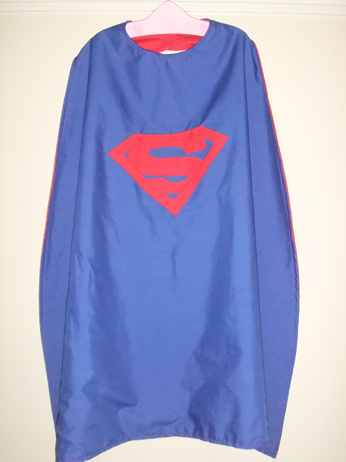 Sew Scrumptious: Reversible Superhero Cape Tutorial