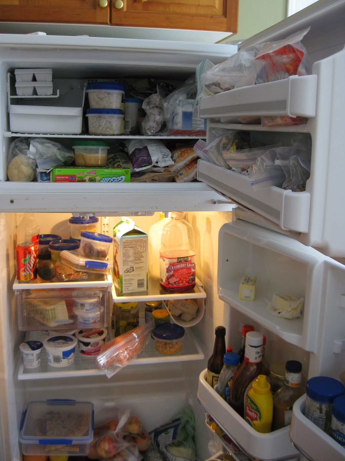 Spendwise Moms: Conquer Clutter: Pre-Holiday Fridge Purge