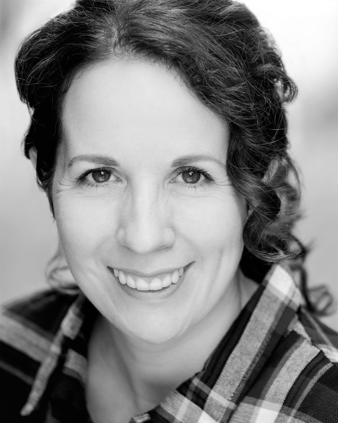 Fireside Folktales: Meet The Cast #1 - Sarah Robinson