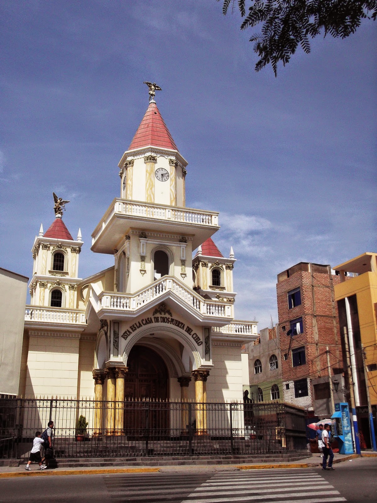 Notas de una psicóloga en Barcelona: CATEDRAL DE HUACHO, ARTE E HISTORIA