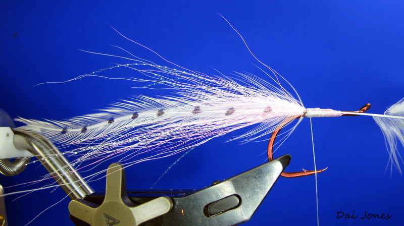 Flies step by step: Squid pattern, step by step.