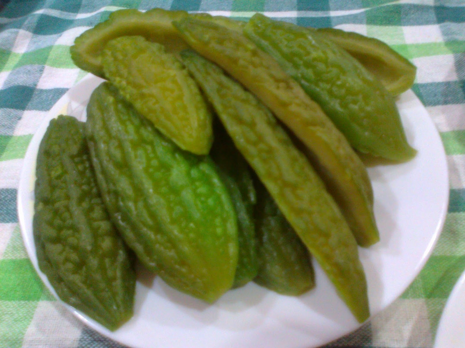 LAMAN DEPAN dan DAPURKU: Mari makan-makan dan mengenali ulam...