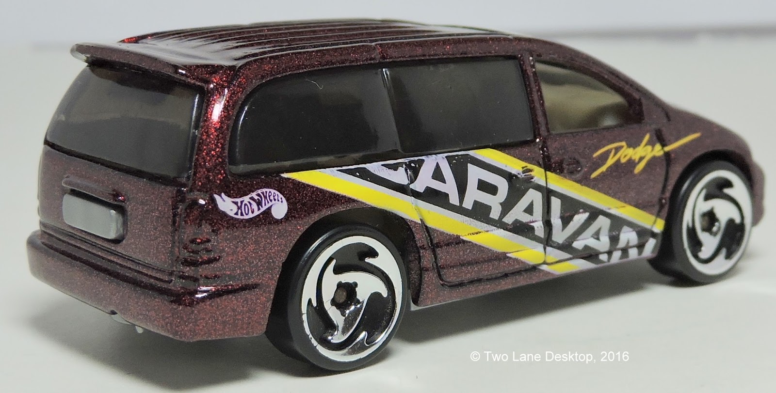 Hot Wheels 1998 Dodge Caravan and 2014 Honda Odyssey