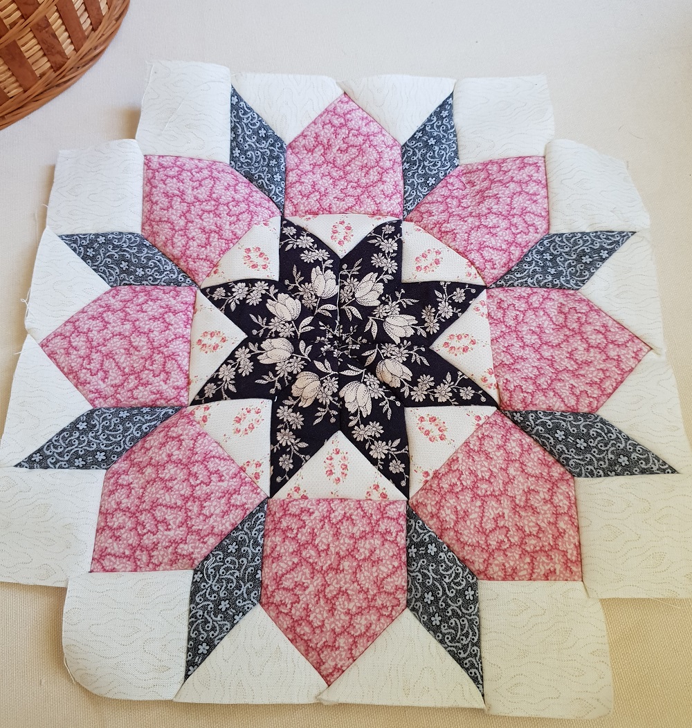 Quilting Twin: Hand piecing Progress