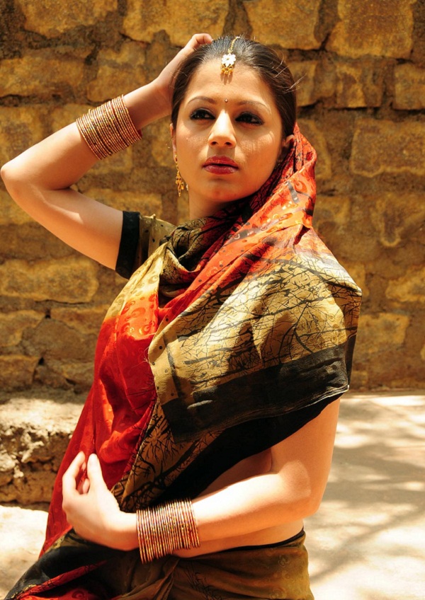 INDIAN BEAUTIES: CHARU ARORA