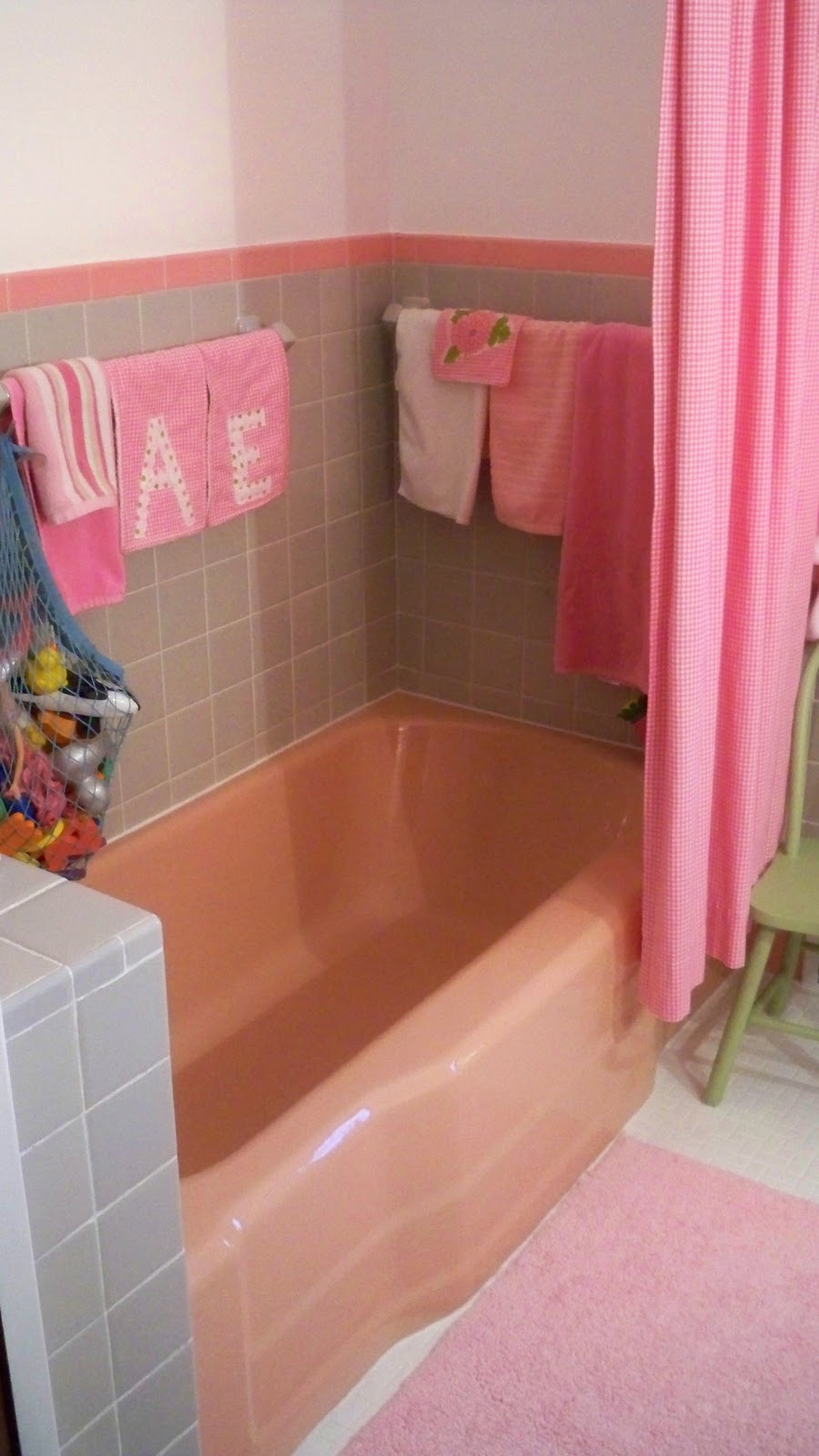 re:Inspire: Retro Pink Bathroom Makeover