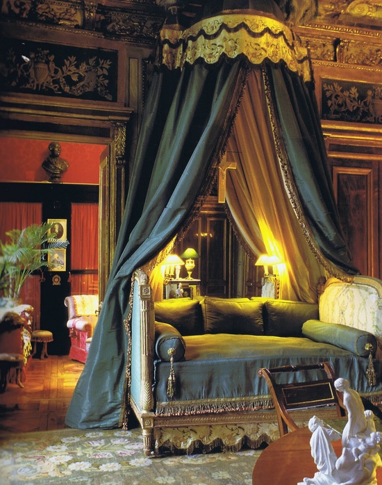Eye For Design: Decorating French Empire Style Bedrooms