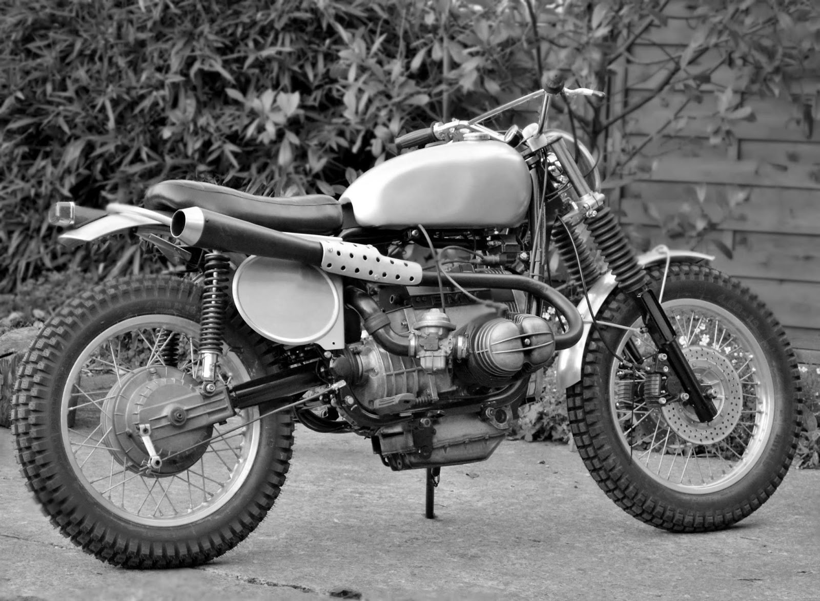 Dust Motorcycles BMW R80 Scrambler TRI-BEEMER - RocketGarage - Cafe ...