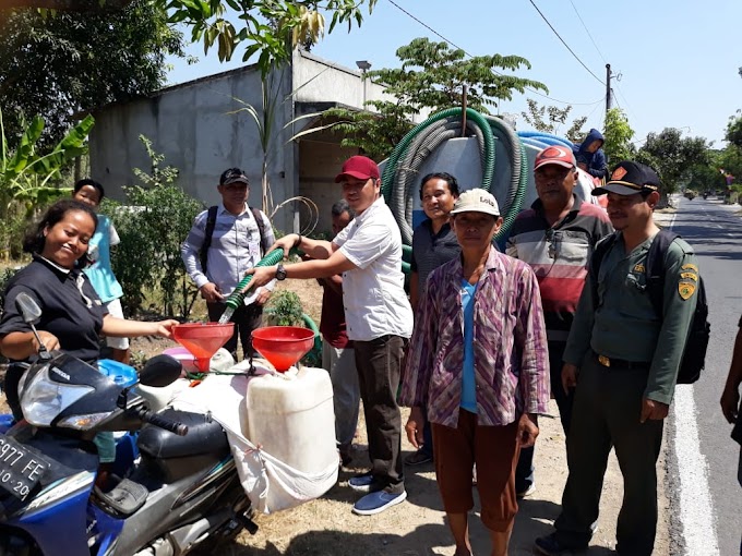 Masyarakat Di Sekitar Hutan Dapat Bantuan Air Bersih Dari Perhutani Blora