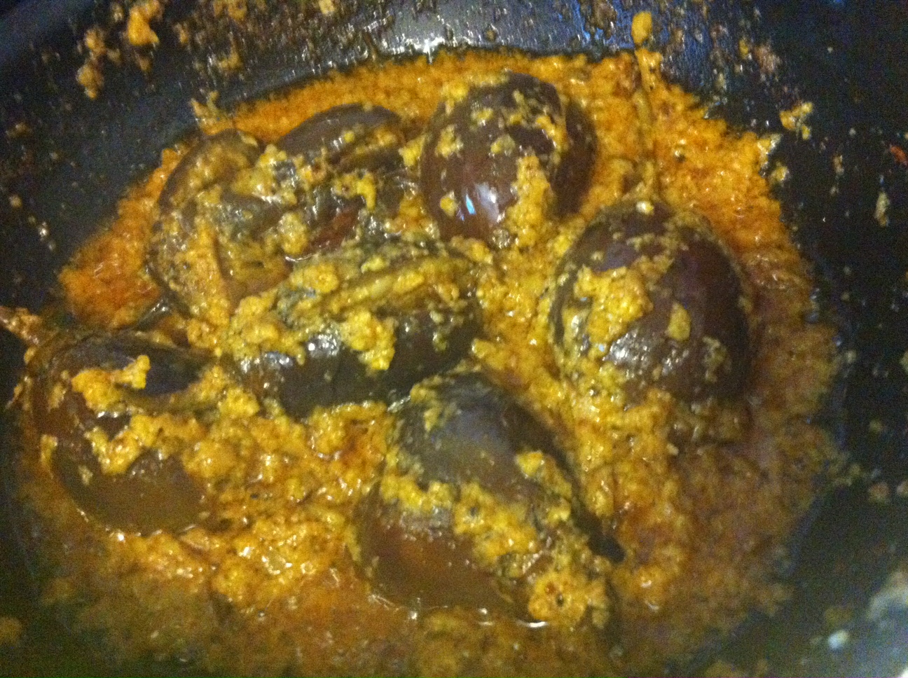 World's Delicacies: Guthi Vankaya (Stuffed Brinjal)
