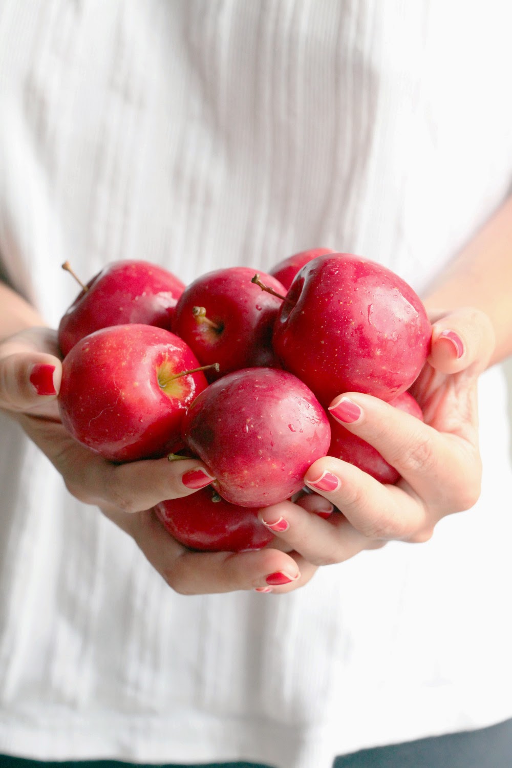 Red Apple Photography Inspiration ~ Pixekite