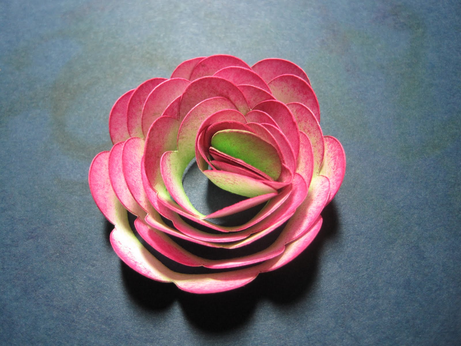 i love scrapping: Rose Tutorial and Winner!