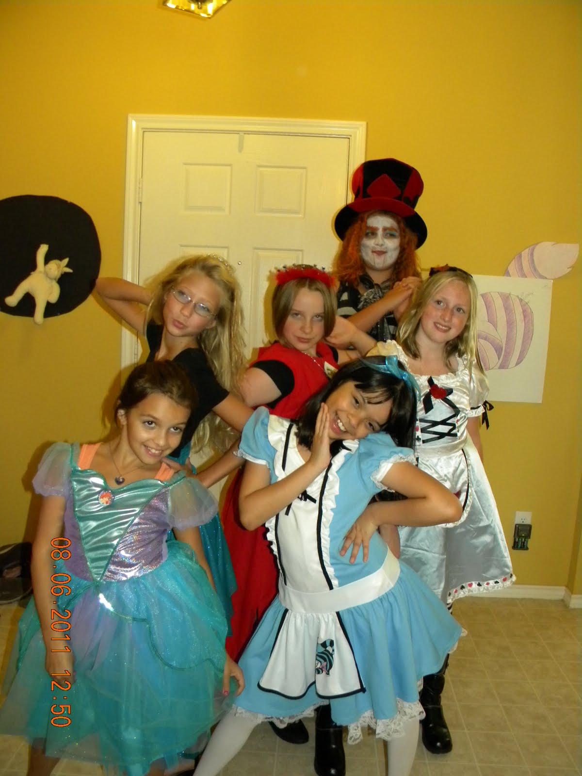 Scrappy Sugar Girl: Alice in Wonderland Party