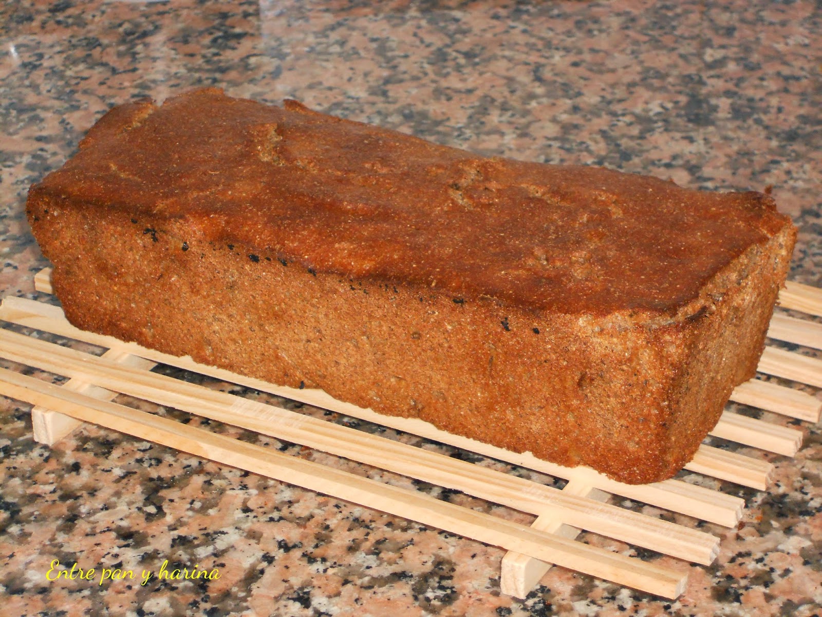 Entre pan y harina: Pan de centeno 100% integral hecho con masa madre