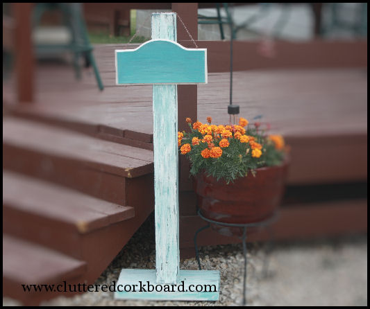 DIY Welcome Post Sign - Cluttered CorkBoard
