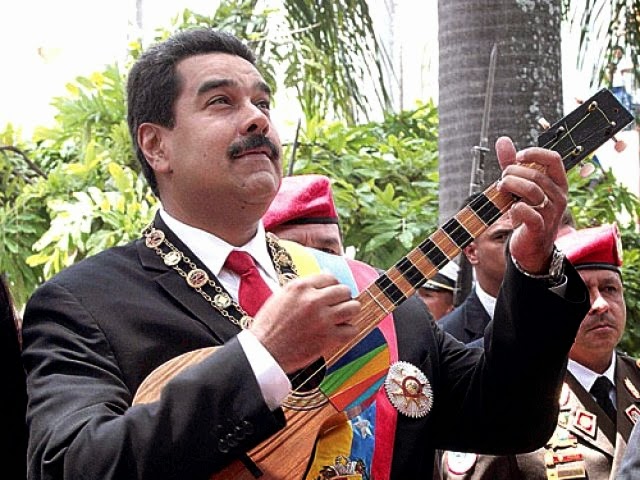 Con machete y con la caridad del cobre: Cancion para Nicolas Maduro
