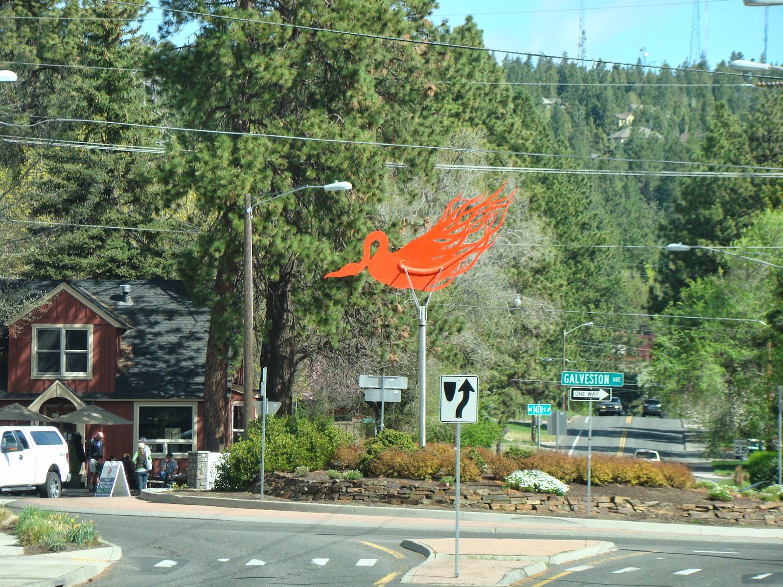 BB, Henri and Me: Bend Oregon: Roundabout Art