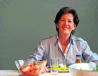 UAL2022: Carmen de la Rosa publica una novela basada en un suceso ...