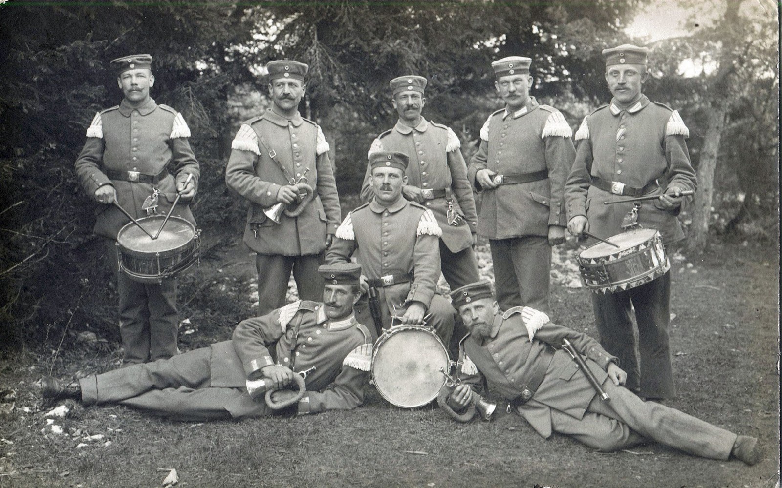 TempoSenzaTempo: The Drums and Trumpets of War