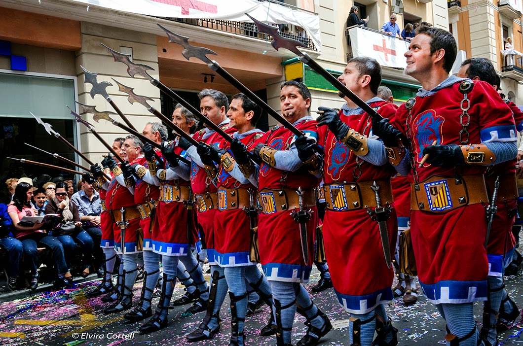 PHOTOGRAPHIE: MOROS Y CRISTIANO ALCOY 2013