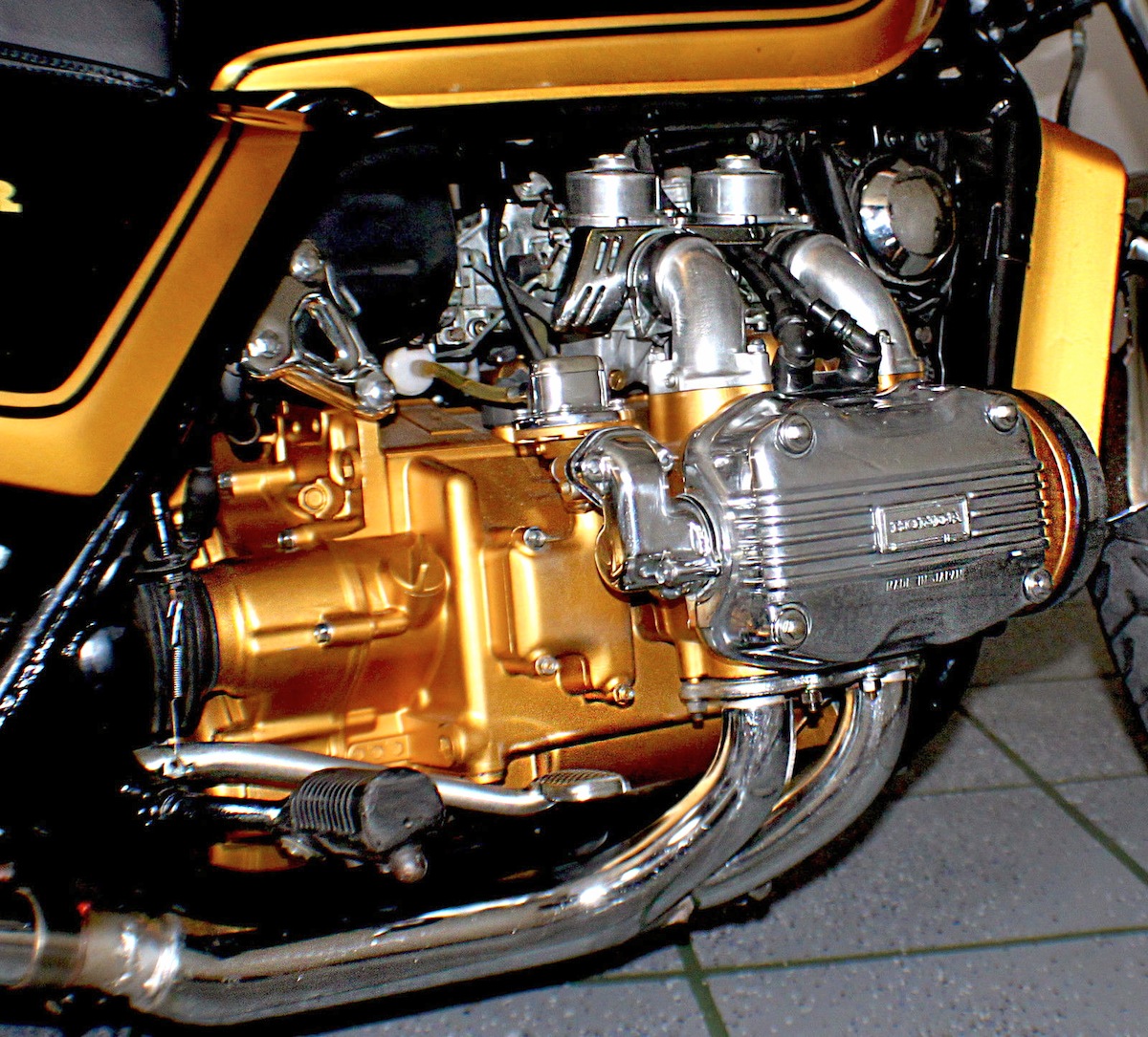 Golden Gold Wing - Inazuma café racer