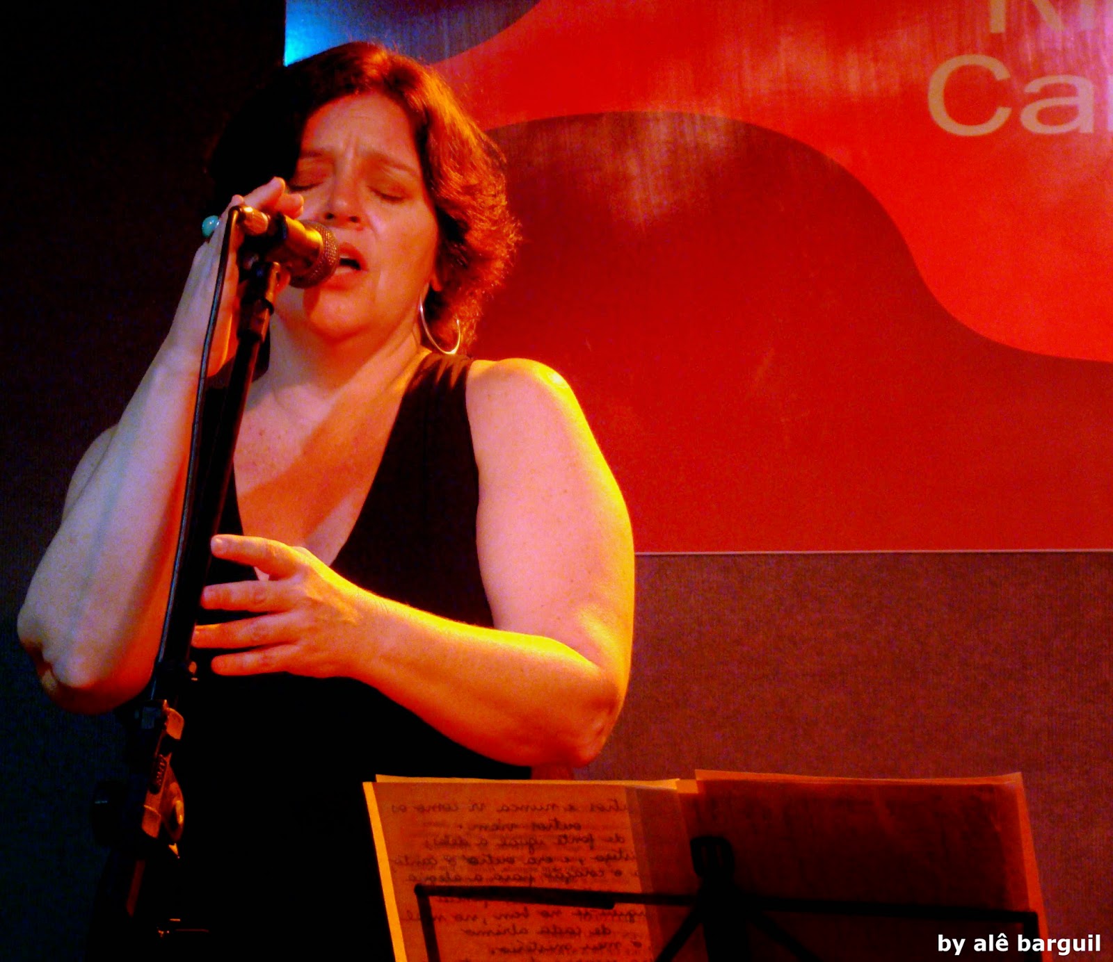 Isabella Reinert canta