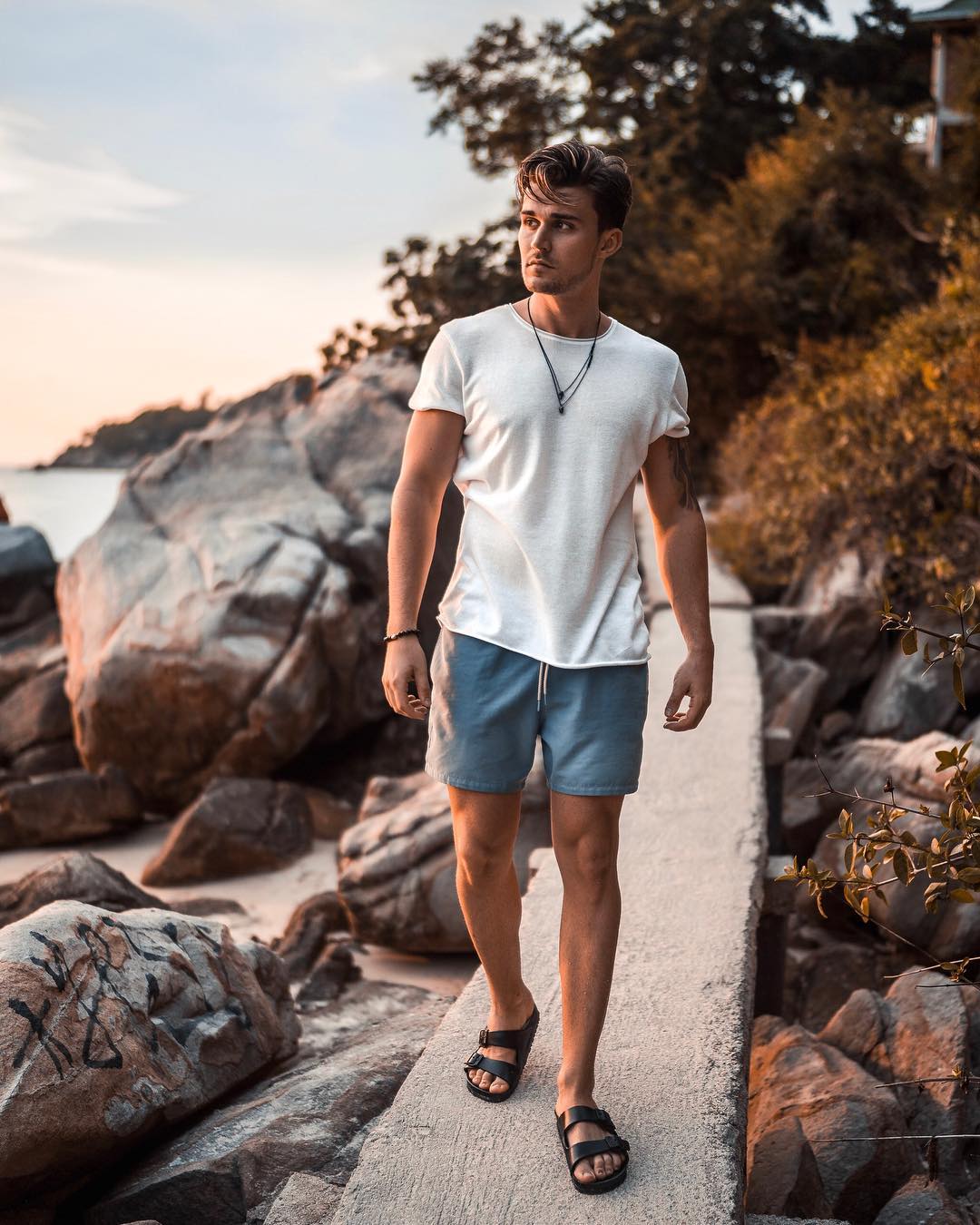 10 best beach outfit ideas men should try - LIFESTYLENUTS