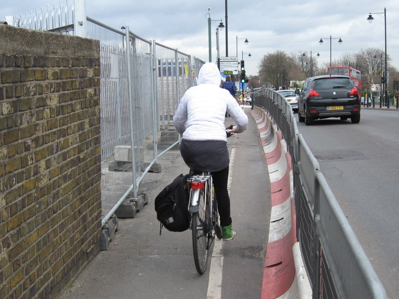 Crap Cycling & Walking in Waltham Forest: A safe, segregated cycle path ...