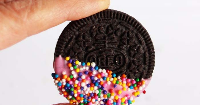 Saturday Afternoon Sprinkled Oreos - TEXTILE FOR INSPIRATION