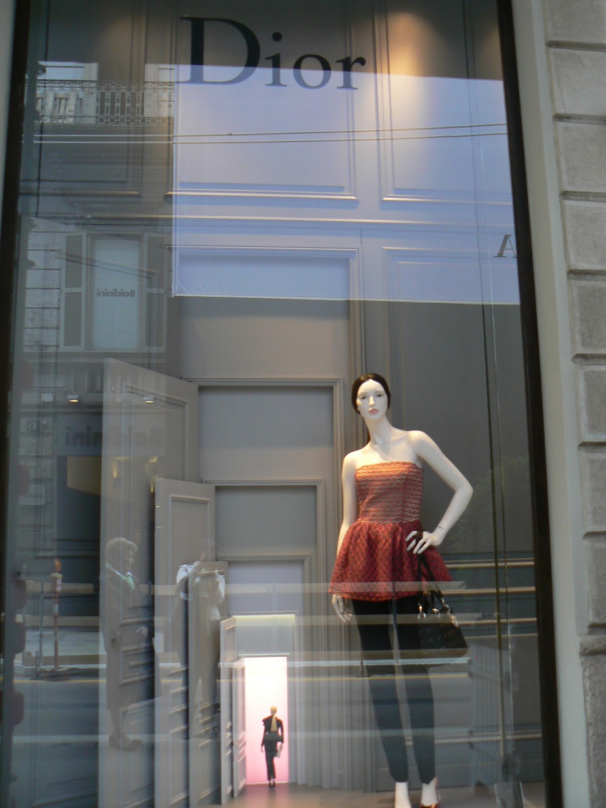 Window shopper