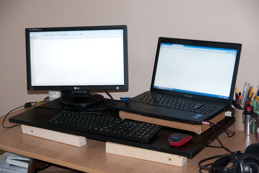 DIY FUNWORKS: DIY Easy to Build Raised Laptop Desk Stand