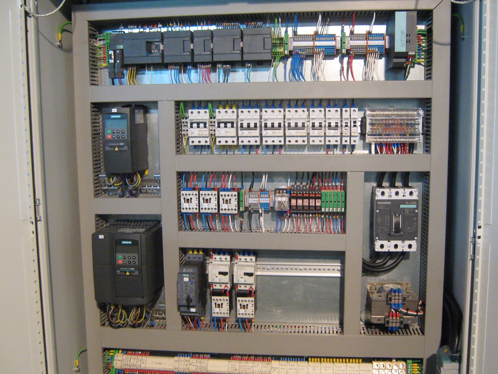 ELECTROFACIL-SOLTEC.: REPLANTEAR UNA INSTALACIÓN EN CUADROS ELÉCTRICOS.
