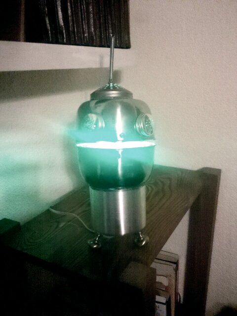 Captain Schmiddy: DIY Retro Robot Lamp