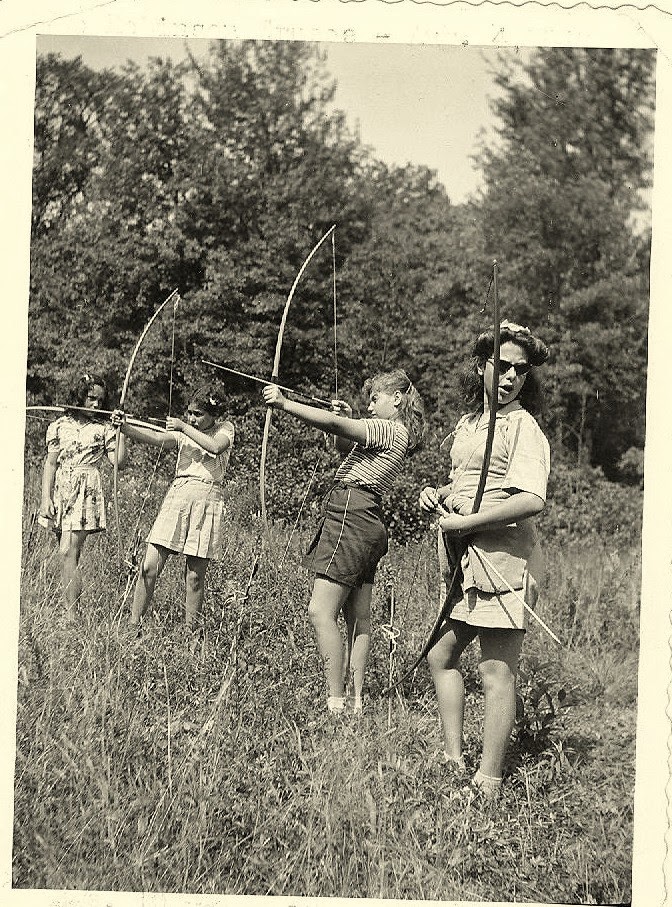 Archery Toronto: Women's Archery during the 1950s and 1960s