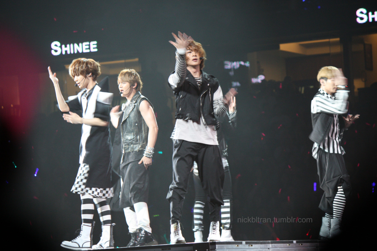 Shinee and EXO Performances @ SMTOWN L.A. 120520