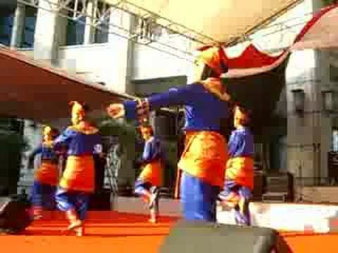 Tari Rantak dari Minang Yang sangat Dinamis - Looking Indonesia