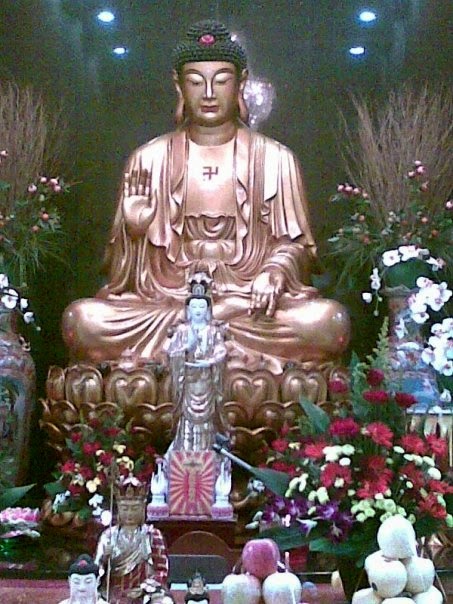 Lotuschef Lama 释莲廚, A Student of Living Buddha Lian-Sheng.: 佛像里是谁？Who ...