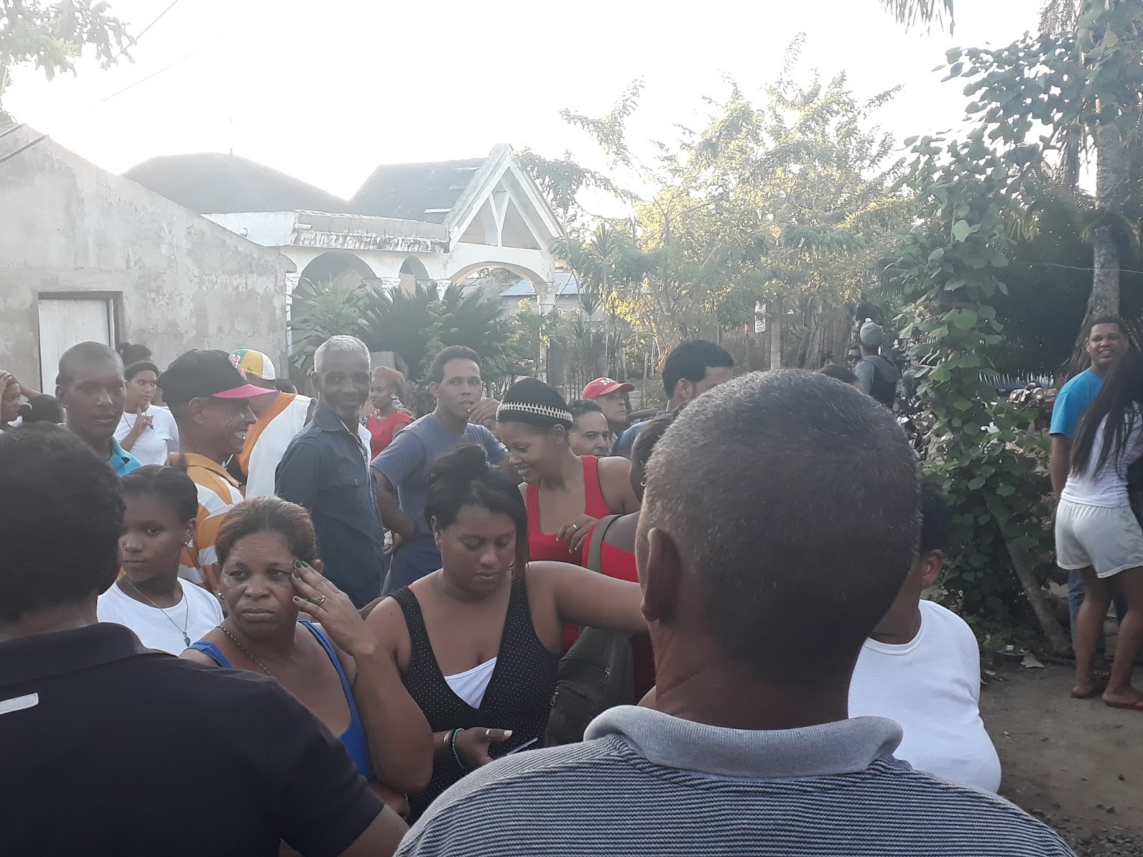 Encuentra Mujer ahorcada en Villa La Mata - VILLA- LAMATA.NET