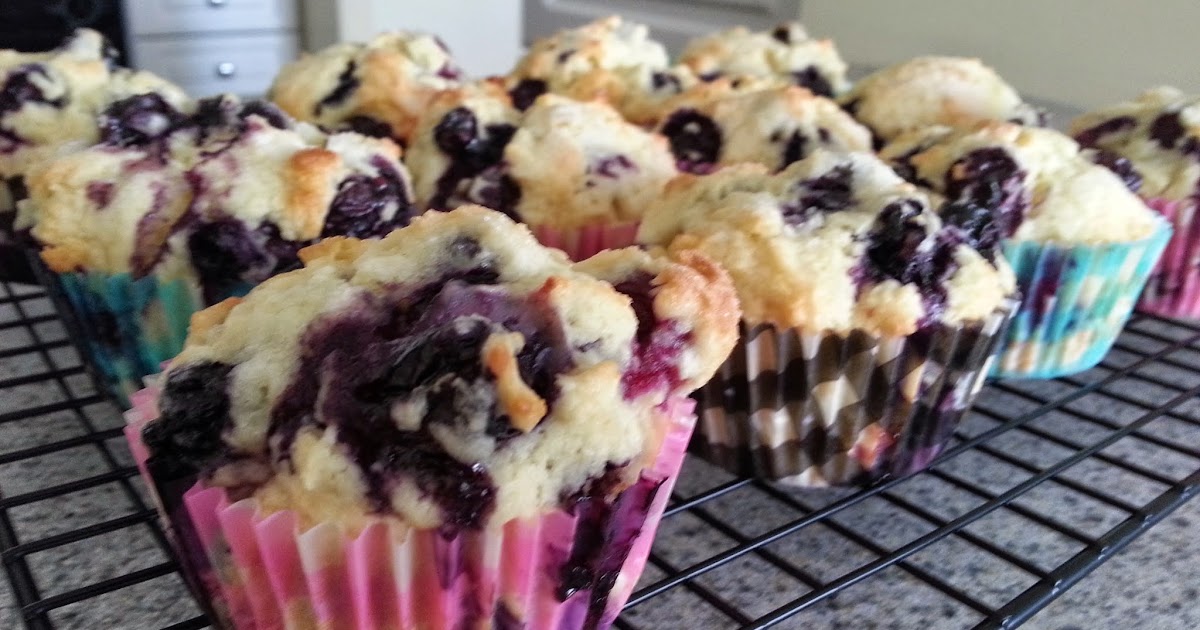 Project Soiree: Tasty Tuesday: Blythe's Blueberry Muffins