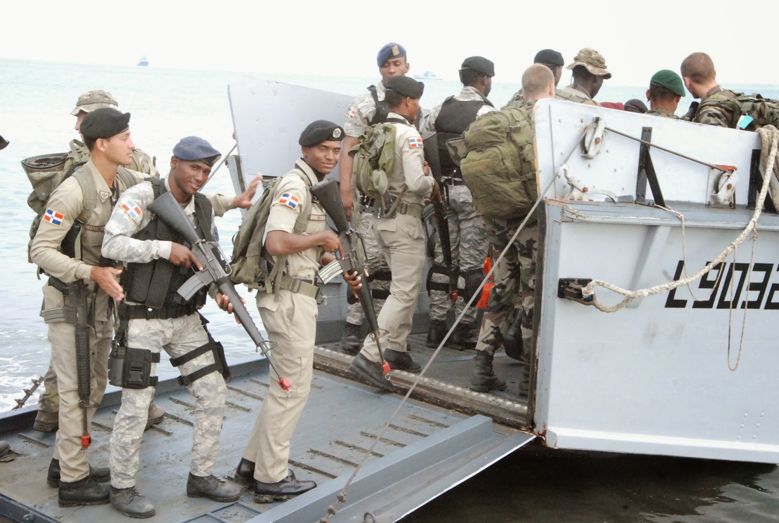 ARMADA DE REPÚBLICA DOMINICANA Y LAS FUERZAS ARMADAS FRANCESAN ...