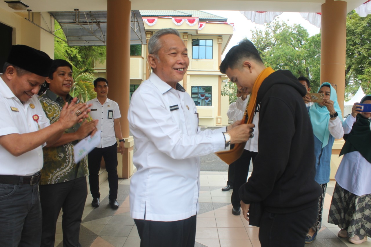 Pemain Timnas Futsal Asal MAN 1 HST di Sambut Hangat Plt.Bupati HST